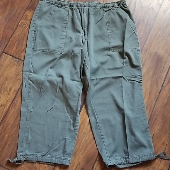 Classic Elements | Pants & Jumpsuits | Womens Capris | Poshmark